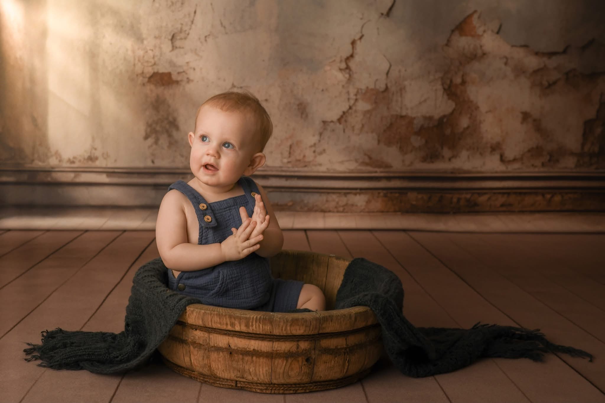 Grunge Room 1 (WM) — Baby Dream Backdrops