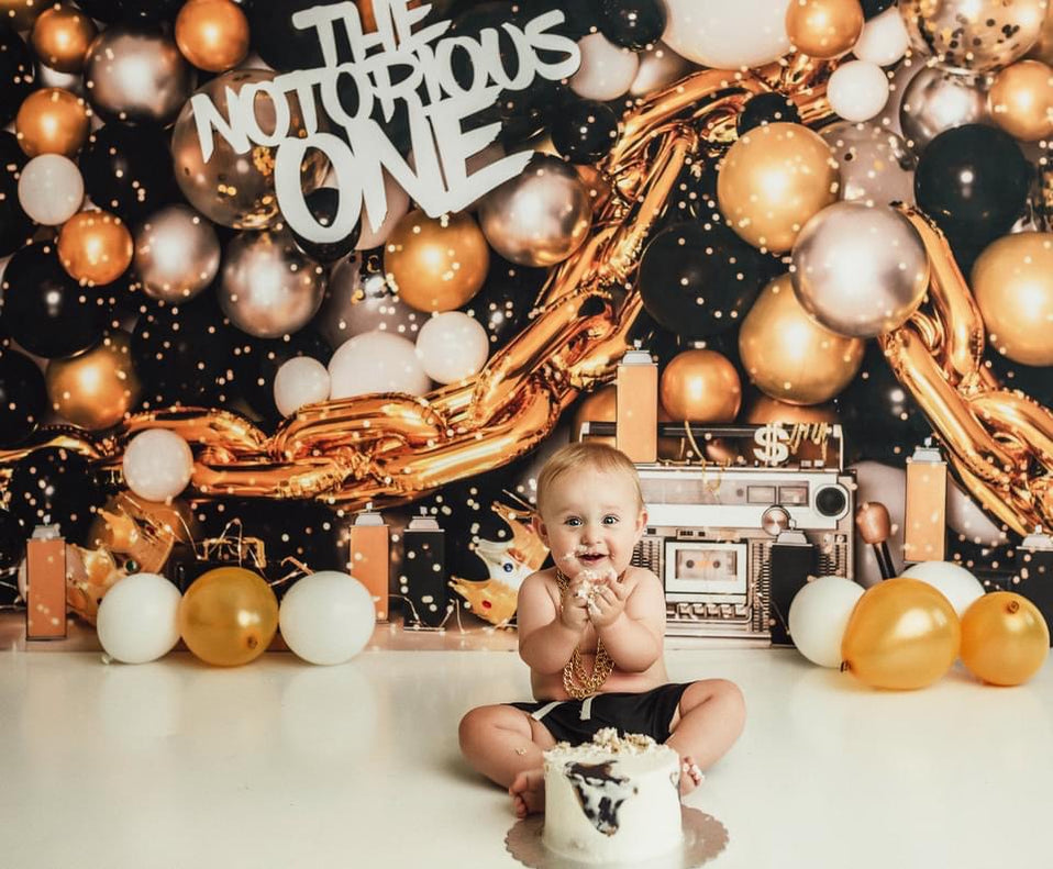 Notorious One Balloon Wall — Baby Dream Backdrops