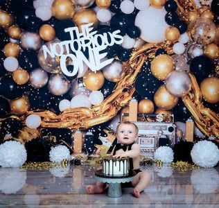 Notorious One Balloon Wall — Baby Dream Backdrops