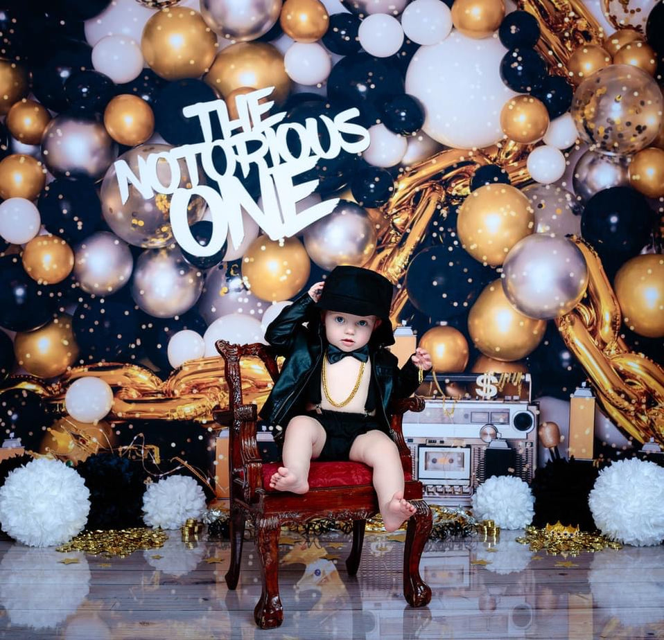 Notorious One Balloon Wall — Baby Dream Backdrops